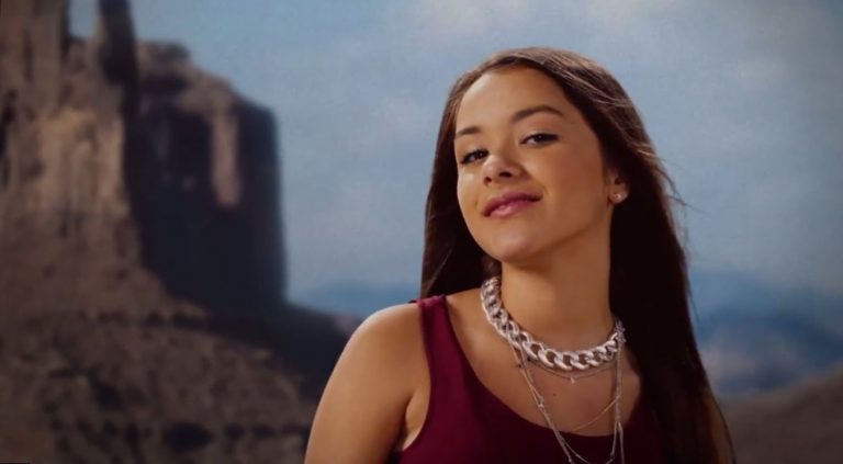 Angela Vazquez's body measurements, height, weight, age.