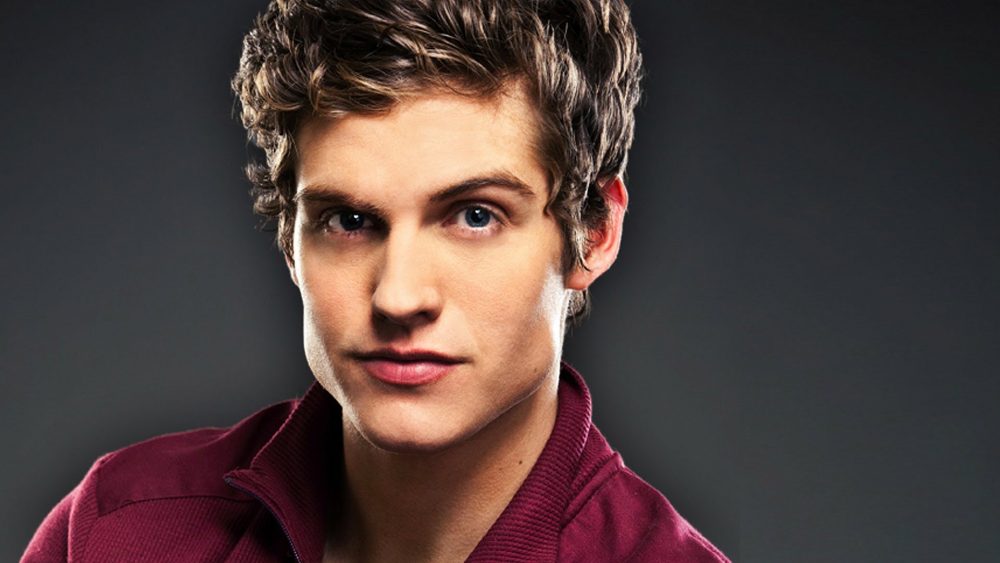 Daniel Sharman's body measurements, height, weight, age.
