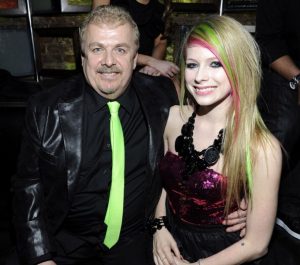 Singer Avril Lavigne and Her Family: Husband, Kids, Parents - BHW