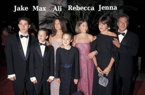 Legendary Dustin Hoffman's Family: Wife and Grown-Up Kids - BHW