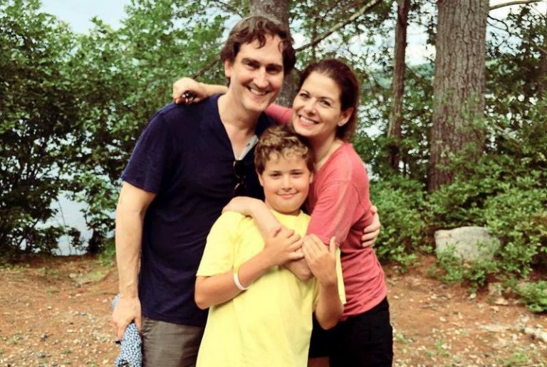 Meet the family of Debra Messing; award-winning actress from Will ...