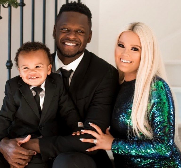 NBA Player Julius Randle and His Family - BHW